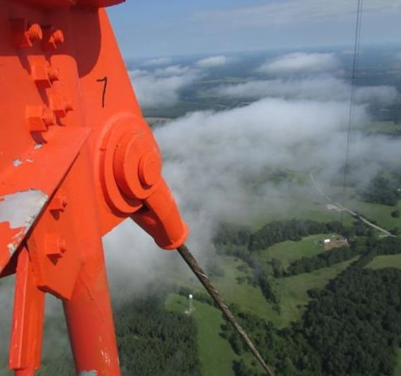 Working on a guyed tower 2000ft over the ground. - 9GAG