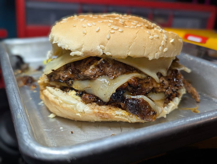 Proper Burger Plating. - 9GAG