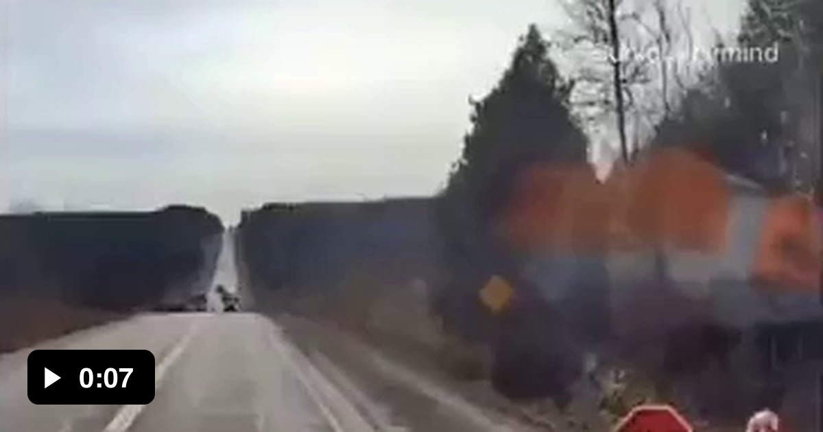 Imagine running for your life and this is the fastest you can run. - 9GAG