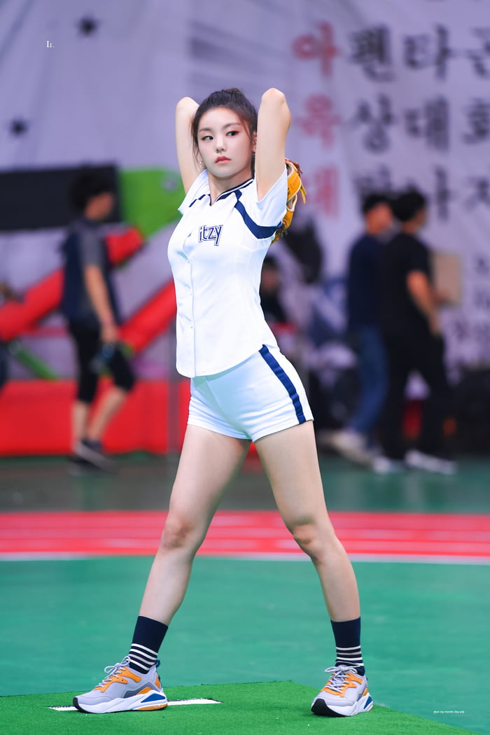 ITZY - Yeji Body (UHQ) - 9GAG