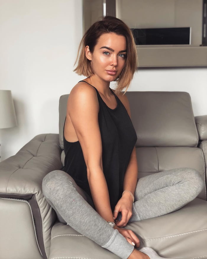 Rosie Robinson - 9GAG