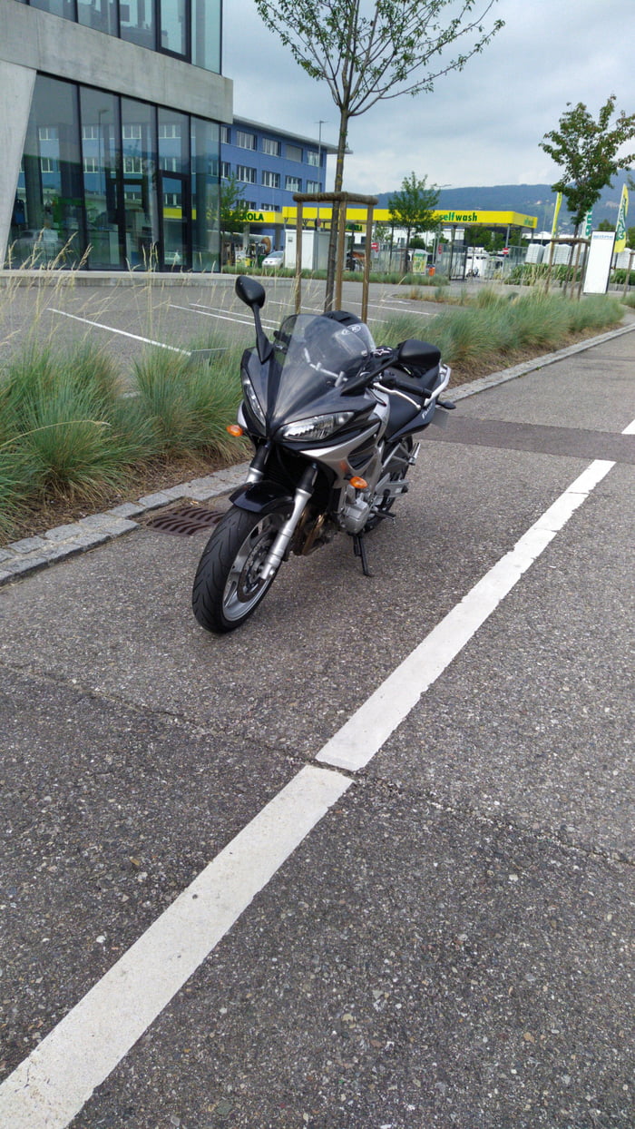 First Bike FZ 6 Fazer - 9GAG