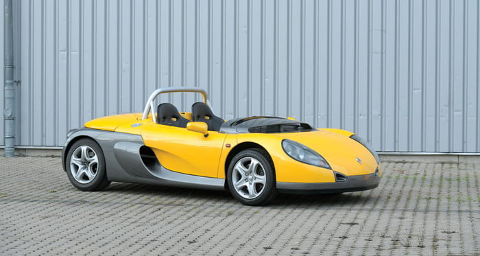 A bizarre car, Renault Spider, very fun to drive - 9GAG