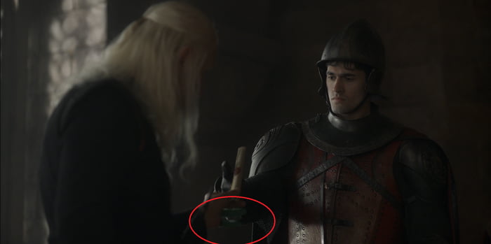 They forgot to cgi his fingers - 9GAG