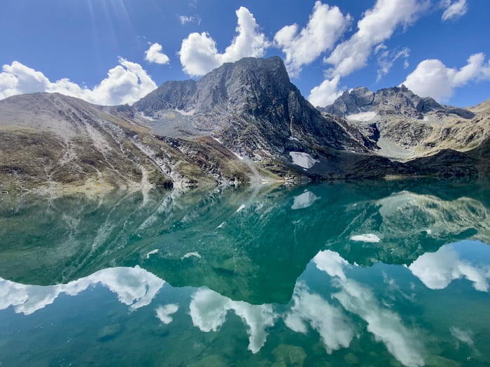 Gorgeous alpine lake - 9GAG