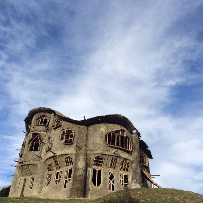 A Creepy old abandoned house in a village in the north of Iran - 9GAG