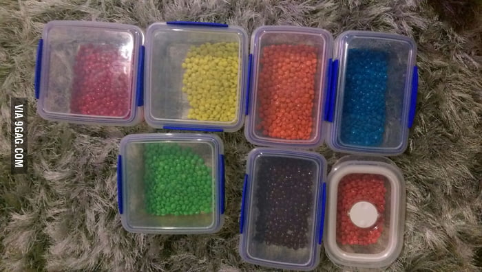 1kg of mini m&ms... sorted. - 9GAG