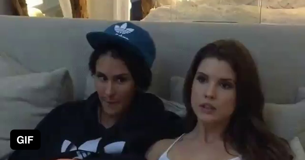 Beware ladies....typical 9gager on first date. Protect thyself - 9GAG