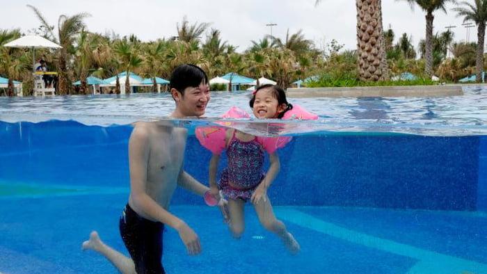 Refraction of light through water - 9GAG