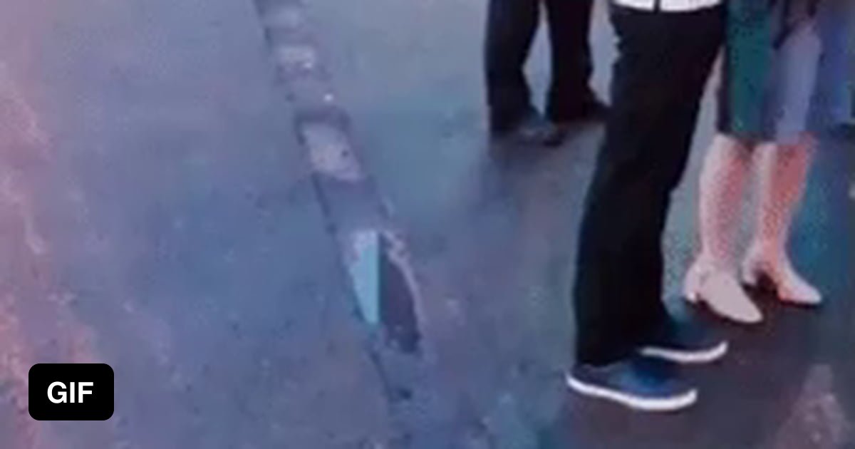 Perfect reflection - 9GAG