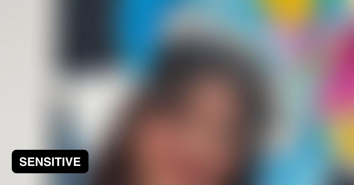 Busty in black - 9GAG