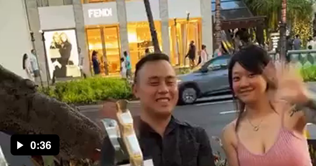 He definitely knows - 9GAG