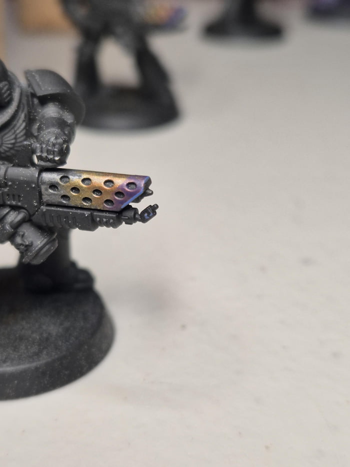 First mini painting this millennium. Trying out a heat gradient - 9GAG