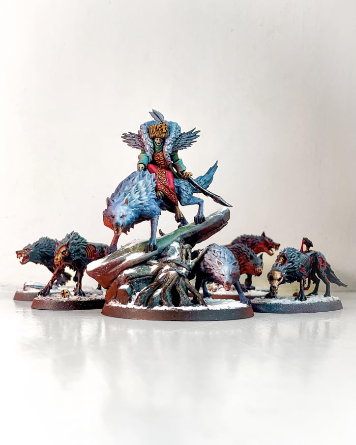 Belladamma Volga and her wolf pack - 9GAG