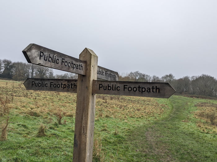 Helpful sign if lost - 9GAG