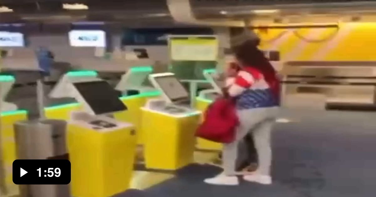 Catching hands over this? fr? - 9GAG