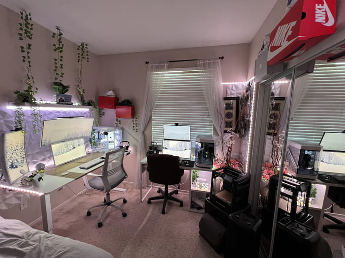 Full show room setup - 9GAG