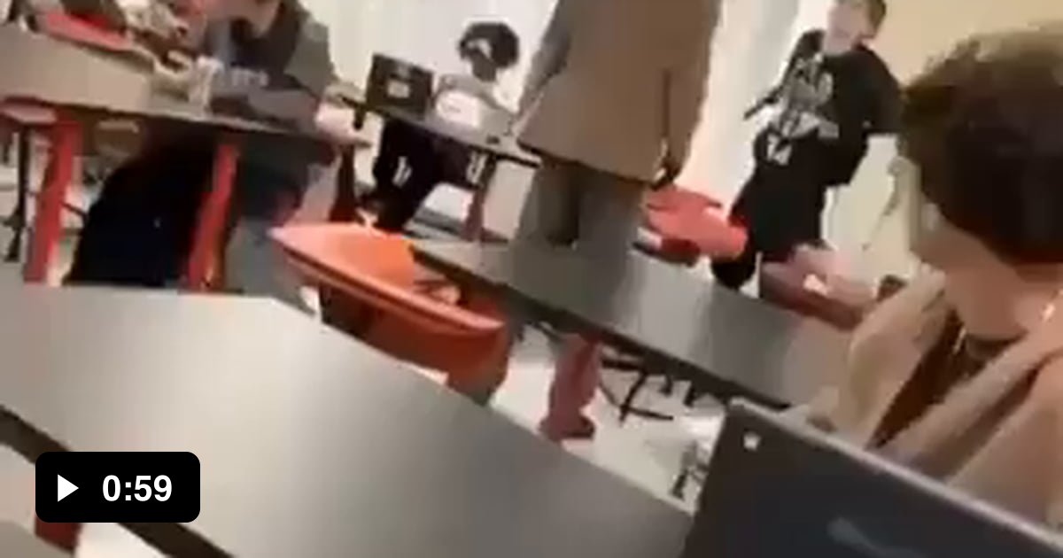 Fight between teacher and wannabe gangster student - 9GAG