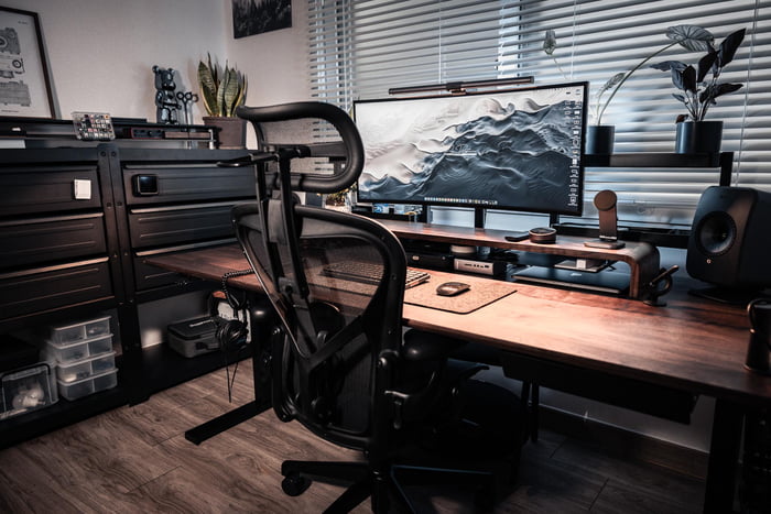 Current desk setup. (second desk) - 9GAG
