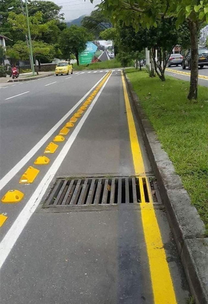 Nice bike lane. - 9GAG