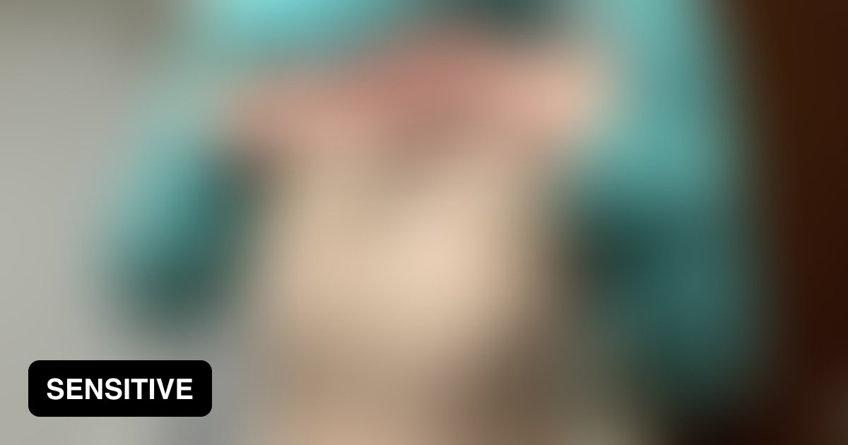 Nerdy girls love getting their hands dirty - 9GAG