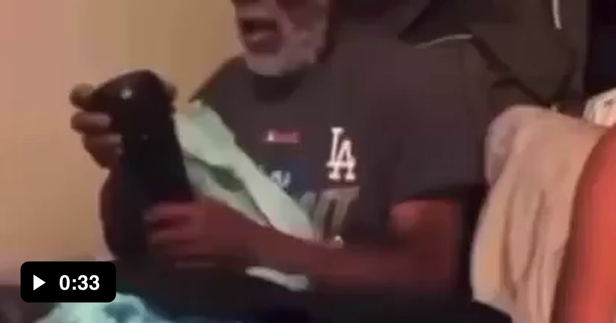 They did him so wrong with that gift😭 - 9GAG