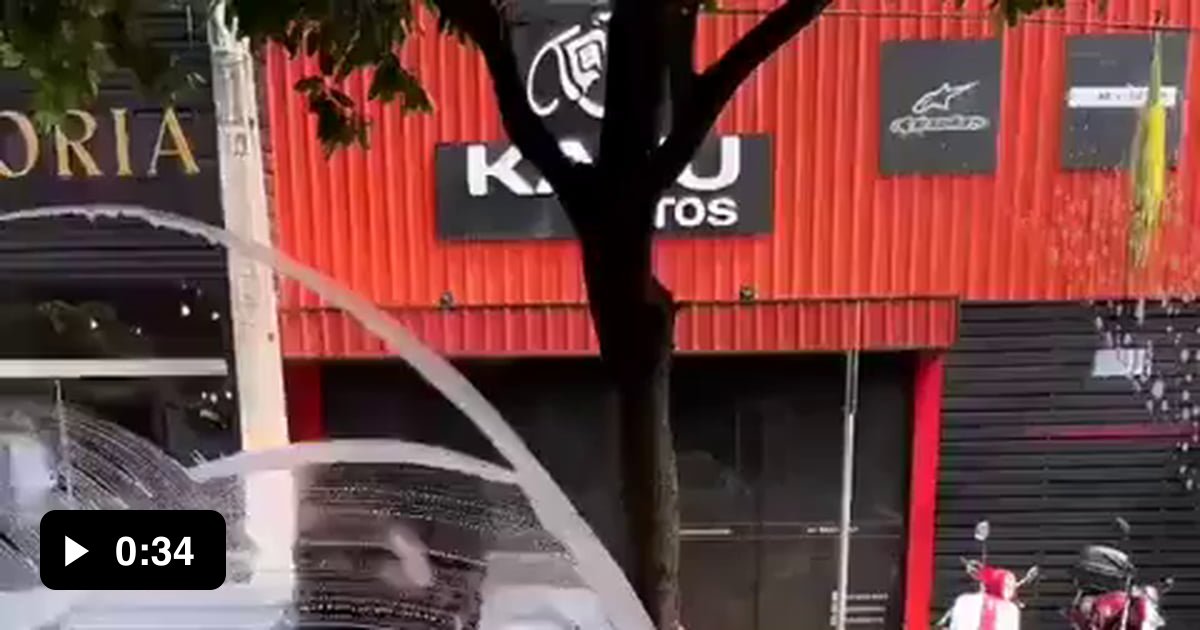 The Speed And Skill Of This Window Cleaner - 9GAG