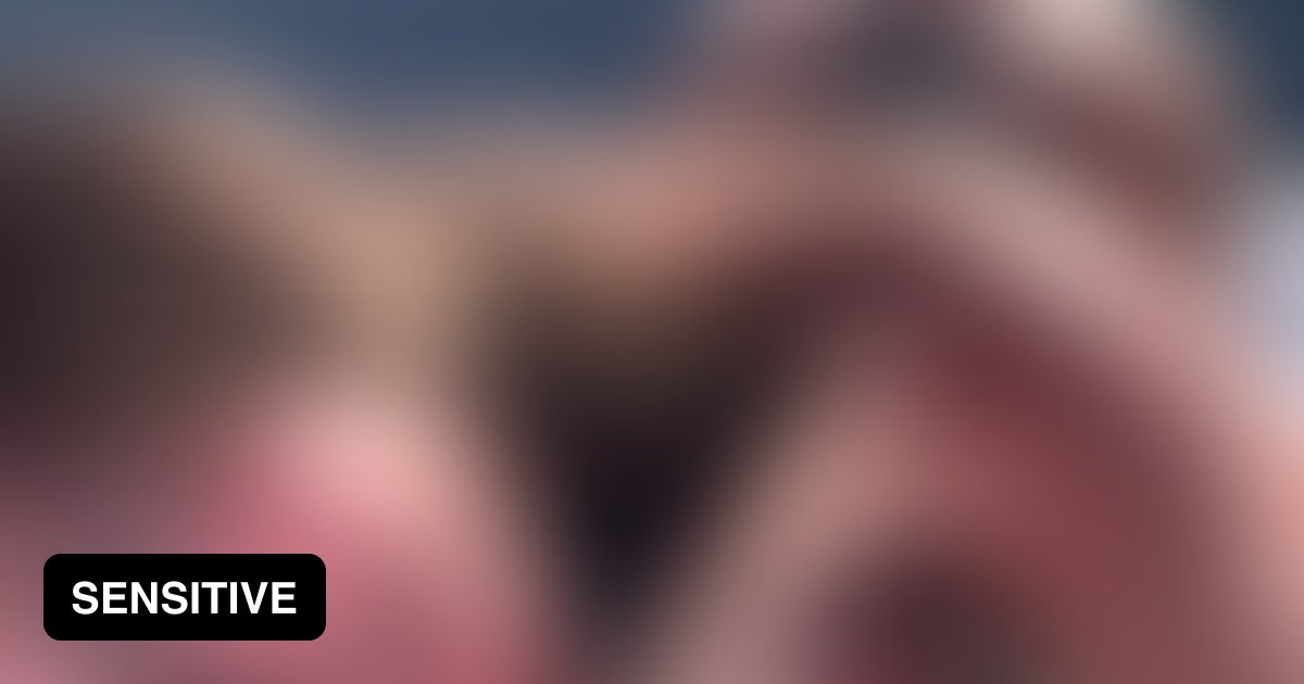 Anyone got a link to nudes of her? - 9GAG