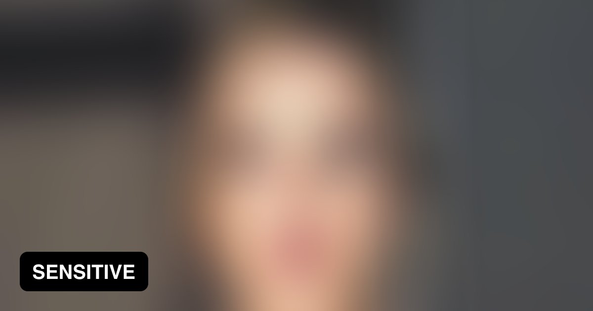 Elizabeth Gillies - 9GAG