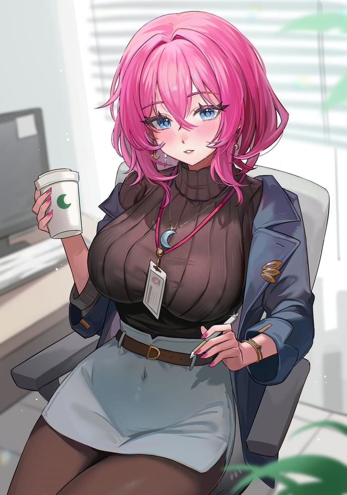 Pink Office Lady - 9GAG