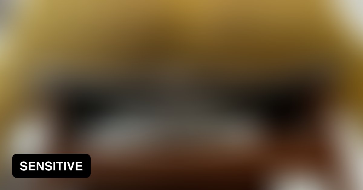 Frames the booty perfectly - 9GAG