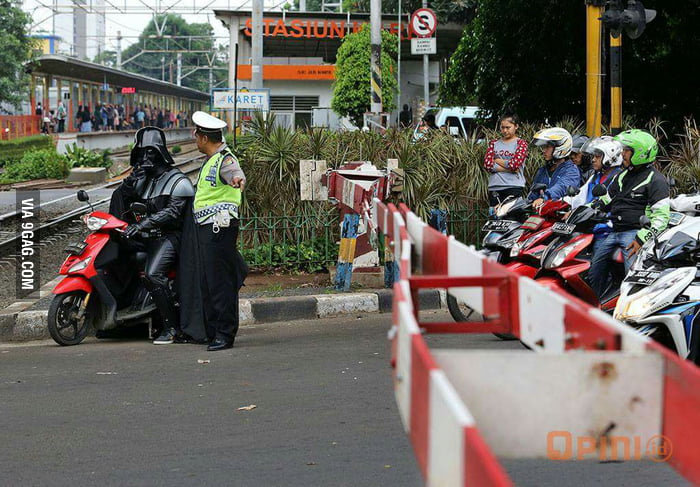 The Force Is Strong With This Cop 9gag