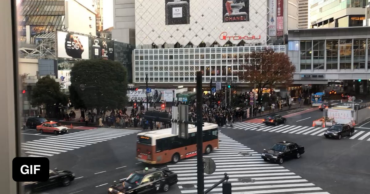 Tokyo famous intersection (from F&F Tokyo drift scene) - 9GAG