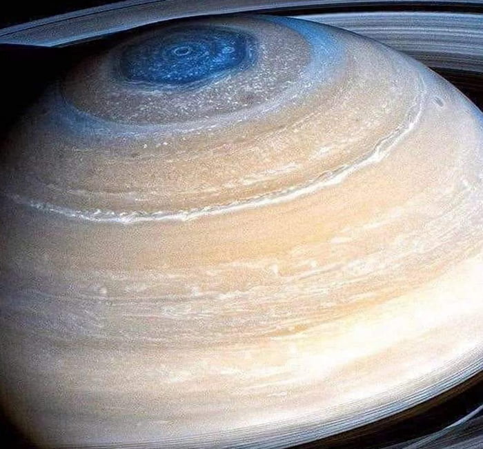 Cleanest image taken of Saturn - 9GAG