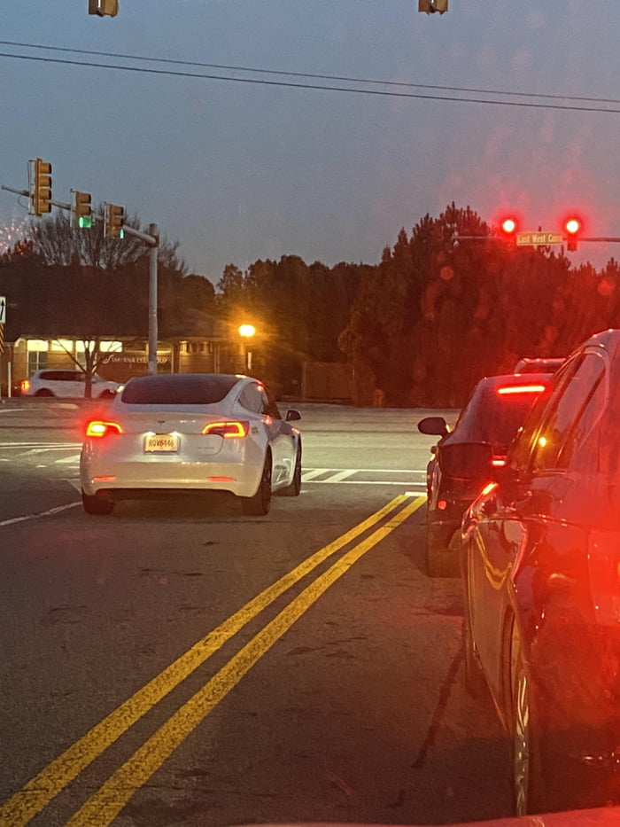 Genius in a Tesla thought the oncoming traffic lane was a left hand ...