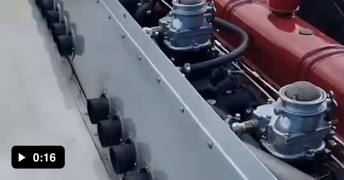 1938 Streamliner 16c, powered by 2 straight 8 Buick engines - 9GAG