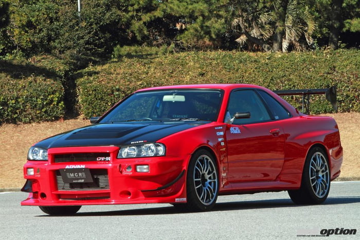 Red Nissan R34 Skyline - 9GAG