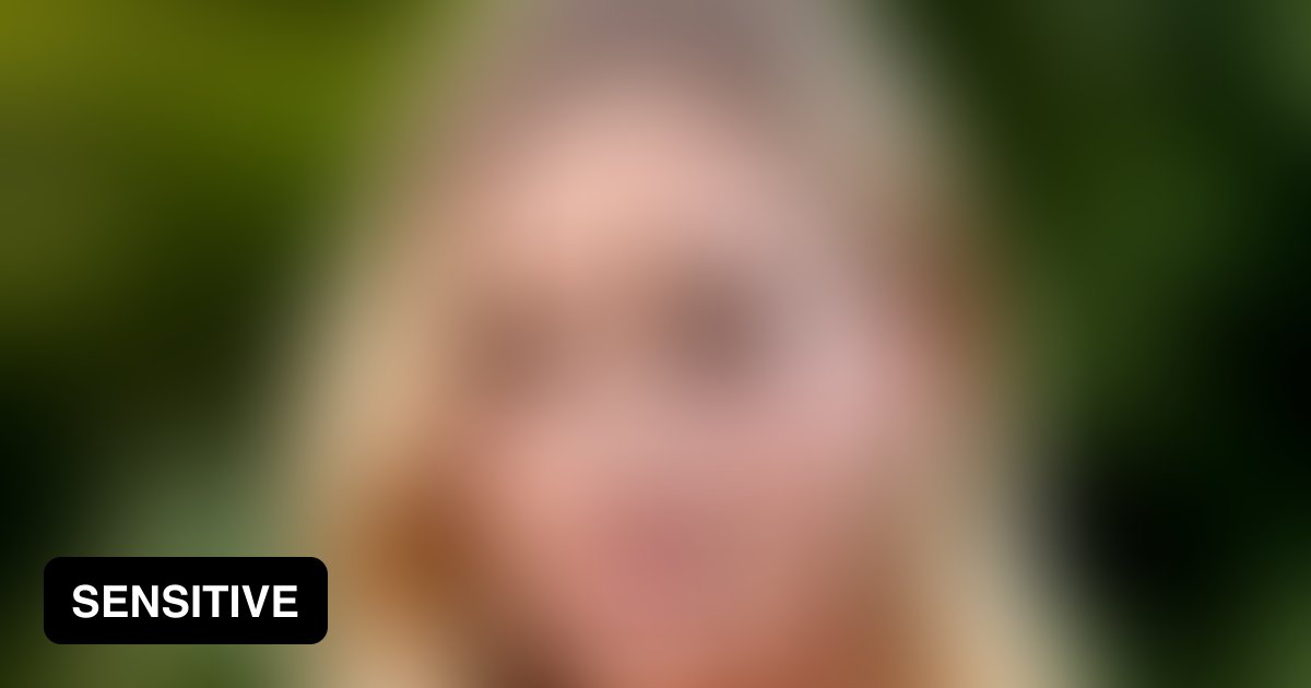 Margot Robbie AI - 9GAG