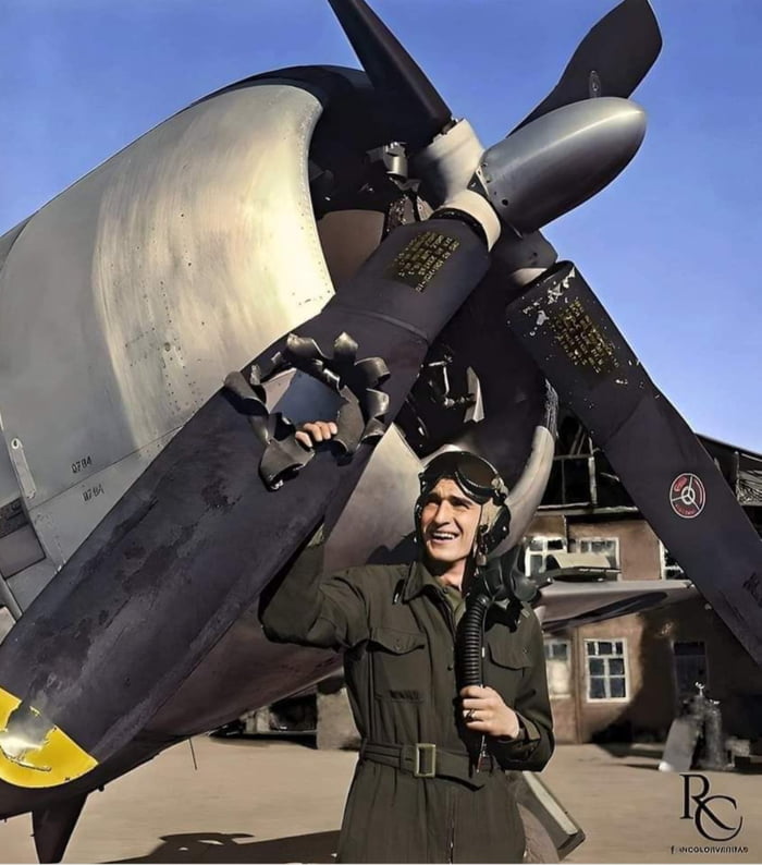 Shell pierced right through Lt. Edwin Wrights propeller on his P-47 ...