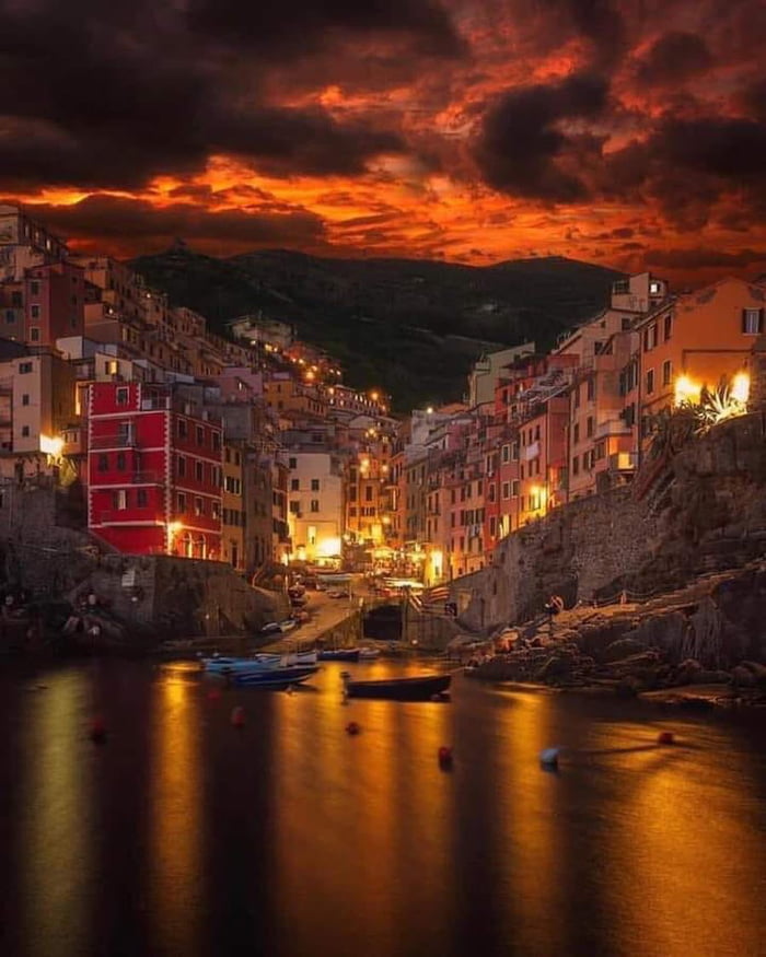 Italy at night .... - 9GAG