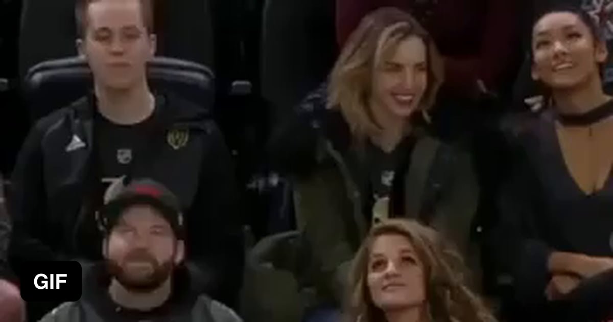 Fan jumps in front of guy proposing - 9GAG