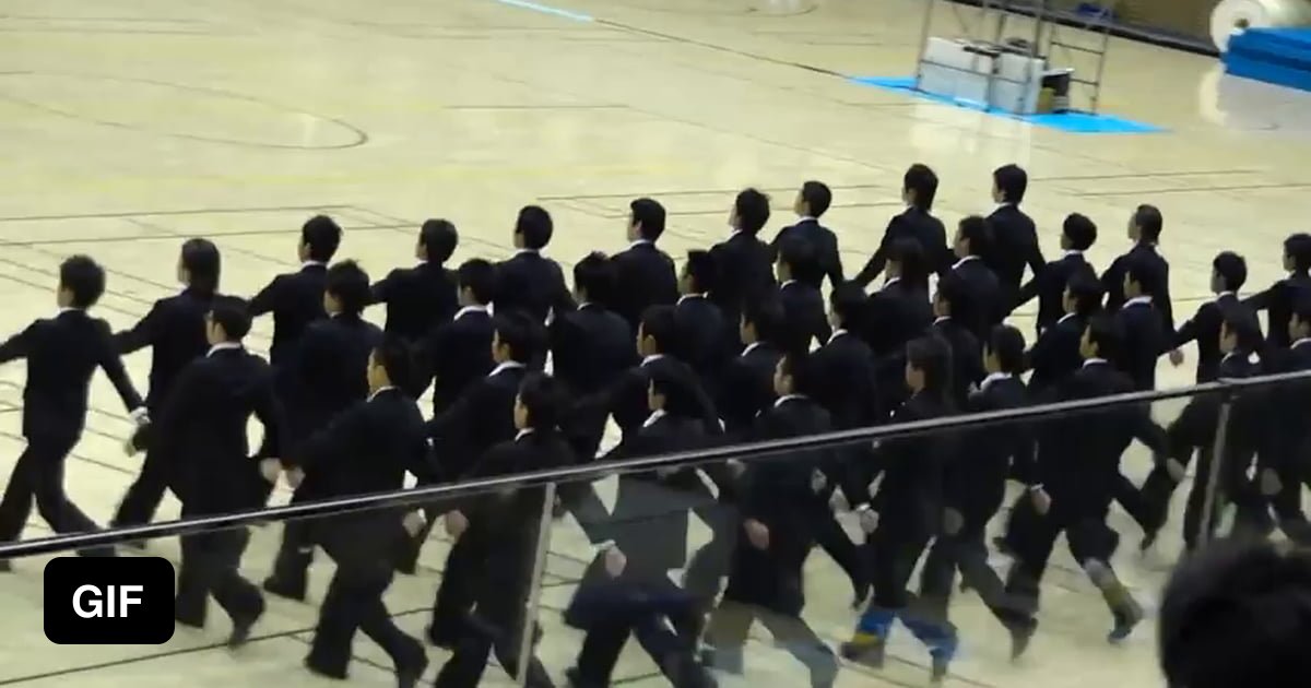 Japanese Synchronized Marching - 9GAG