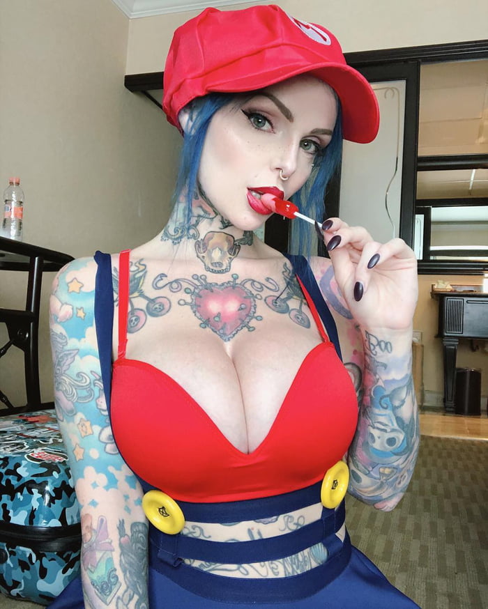 Riae as Mario - 9GAG
