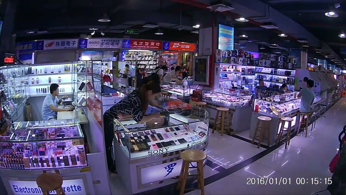 Shenzhen tech market, the nerd wonderland - 9GAG