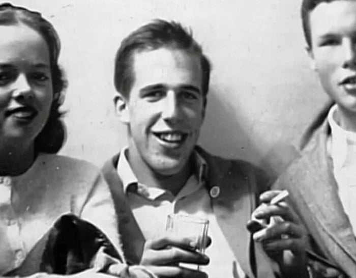 A very young Fred Gwynne (Herman Munster) c. 1948 - 9GAG