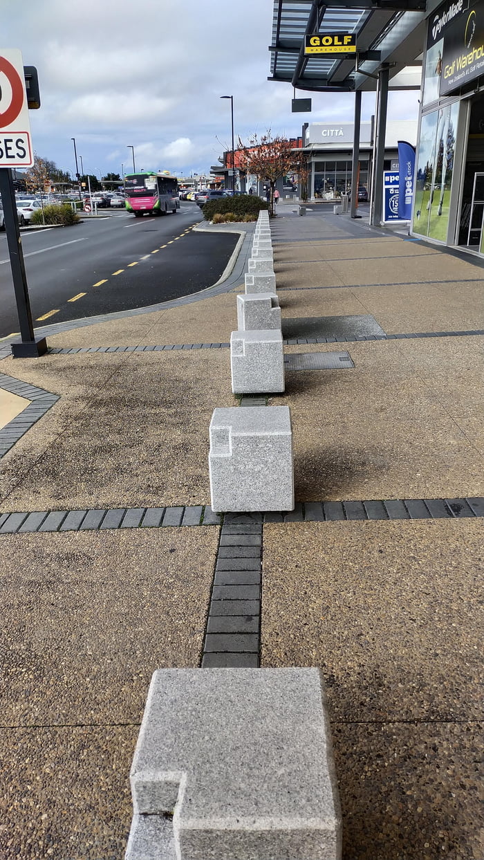 Because lining things up is hard... - 9GAG