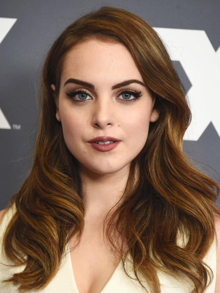 Elizabeth Gillies - 9GAG