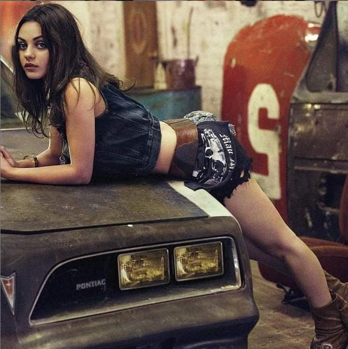 Mila Kunis - 9GAG