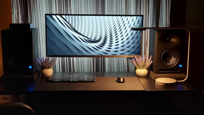 Imagine not having a clean setup - 9GAG