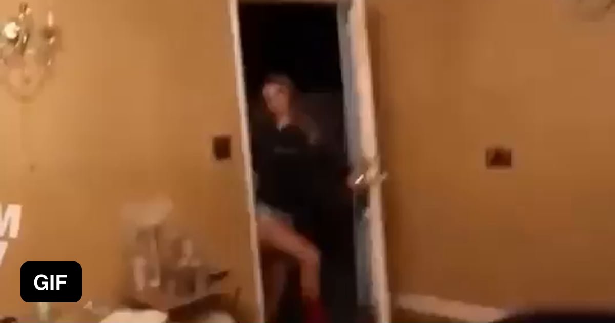 Strippers hired for dad's birthday... Mom is unaware at first - 9GAG